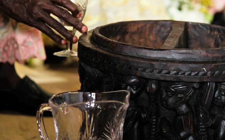 El significado bíblico de la libación: adoración y entrega